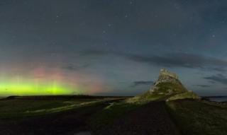 Northern Lights seen over North East England - BBC News