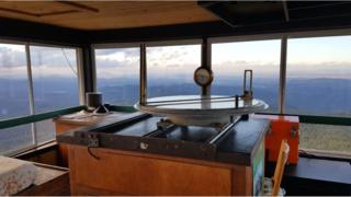 Fire lookouts: The US Forest Service lookouts watching for fires - BBC News