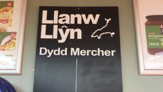 Why are Welsh language community newspapers thriving? - BBC News