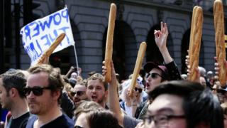 Thousands at 'March for Europe' Brexit protest - BBC News
