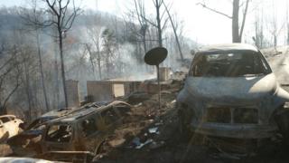 Seven people dead in Tennessee wildfire - BBC News