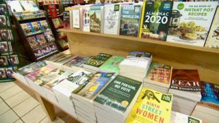 Can UK bookseller James Daunt revive Barnes & Noble? - BBC News