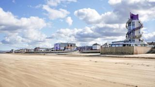 Can Redcar reclaim its seaside resort glory days? - BBC News