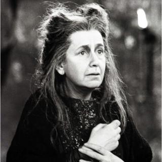 Bringing Shakespeare's neglected women out of the shadows - BBC News