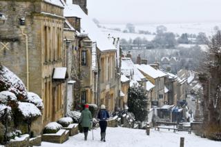 In pictures: Winter scenes from around UK - BBC News