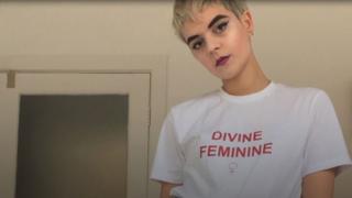 Anorexia: 'I needed therapy not just a food plan' - BBC News