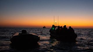 Europe migrant crisis: Italian state of emergency to tackle migrant boats - BBC News
