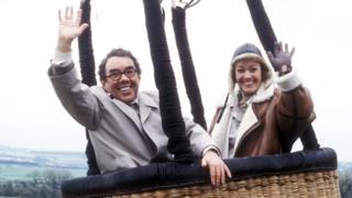 Ronnie Corbett: Life in pictures - BBC News
