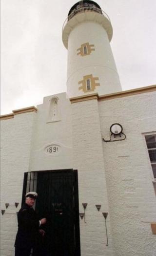 I was one of Scotland's last lighthouse keepers - BBC News