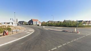 Wantage 'bus gate' to be introduced in new development - BBC News