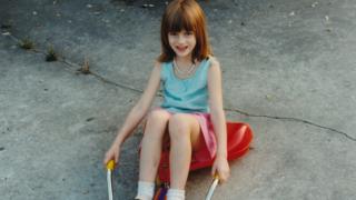 Mother's quest to find missing daughter in Ghost Ship ashes - BBC News