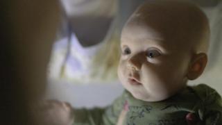 Transtorno pós-parto: por que ocorre e como combater - BBC News Brasil