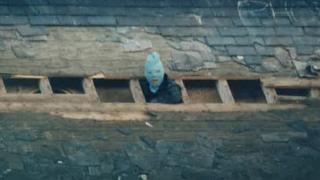 Peterhead siege officer who was rescued by SAS dies aged 93 - BBC News