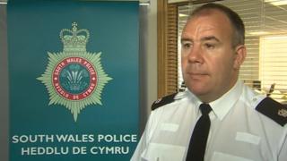 Euro 2016: Wales team departs with Cardiff send-off - BBC News