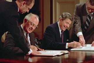 In pictures: The life of ex-Soviet leader Mikhail Gorbachev - BBC News
