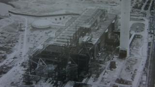 Remembering 'landmark' Fawley Power Station ahead of demolition - BBC News