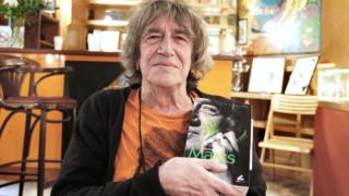 No regrets as ex-drugs smuggler Howard Marks lives with cancer - BBC News