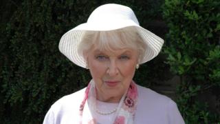 June Whitfield: A life in pictures - BBC News