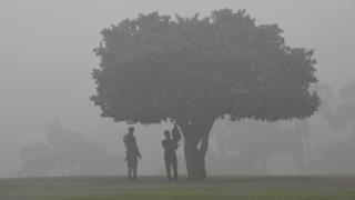 Delhi's air pollution is triggering a health crisis - BBC News