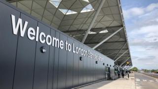 Stansted Airport expansion plans for bigger terminal approved - BBC News