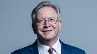 Four-day week campaign: MP submits bill to Parliament - BBC News