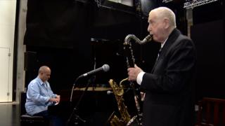 Scottish jazz musician Joe Temperley dies - BBC News
