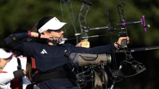 Paralympics Paris 2024: Pregnant archer shares hopes for gold - BBC News
