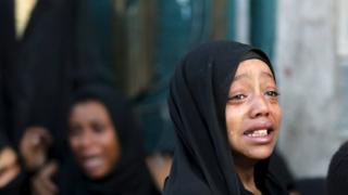 In pictures: Yemen's displaced women and girls - BBC News