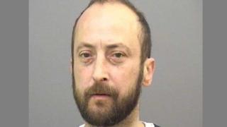 Missing killer Jamie Frater hands himself in over licence breach - BBC News