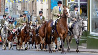 In pictures: Hawick Common Riding - BBC News