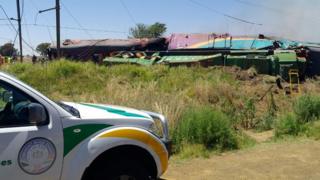 South Africa train crash: 'Bodies burnt beyond recognition' - BBC News