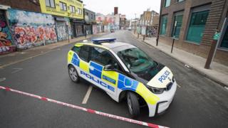 Trei Daley named as Hackney Wick stabbing victim - BBC News