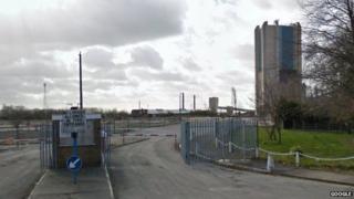 Harworth pit tower to be demolished for housing - BBC News
