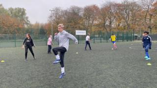 Homeless footballers represent Leicester in national tournament - BBC News