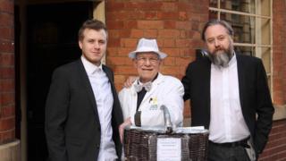 'Last' cockle man Dave Bartram cancer diagnosis after Nottingham attack ...