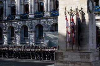Remembrance Day: In pictures - BBC News