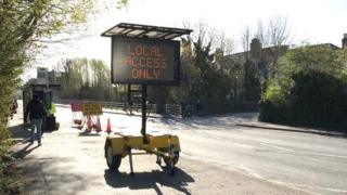 Botley Road closure extended due to 'unique challenges' - BBC News