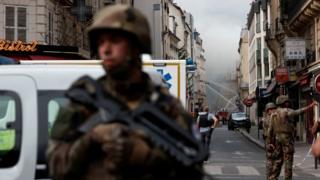 Paris explosion: More than 30 injured after blast - BBC News