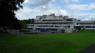 Craigavon Senior High School: Lurgan campus to close in 2023 - BBC News