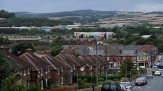 The ex-Muslim Britons who are persecuted for being atheists - BBC News