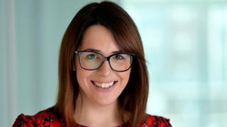 Instagram influencer received 'hundreds' of obscene photos - BBC News