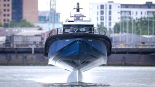 Flying boats and other tech for cleaner shipping - BBC News