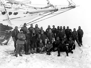 Stark images of Shackleton's struggle - BBC News