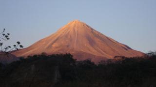 Geology study finds massive volcanic blast - BBC News