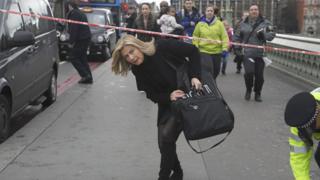 London attack: Pictures from Westminster terror attack - BBC News