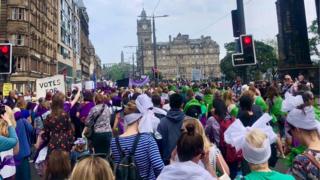 Women march in Edinburgh to mark suffrage centenary - BBC News
