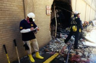 FBI re-releases 9/11 photos of Pentagon - BBC News