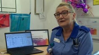 Children benefit from virtual Dudley hospital ward - BBC News