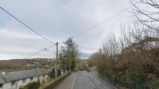 Motorcyclist dies in single-vehicle crash in Looe - BBC News