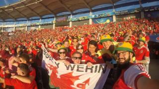 Hiraeth am Y Wal Goch - BBC Cymru Fyw